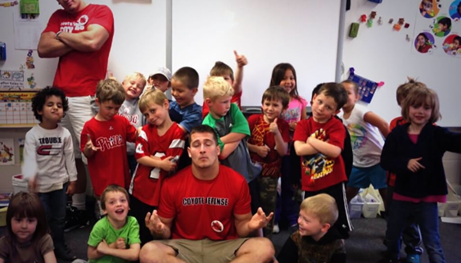 Athletes give back to community by volunteering | Team Up 4 Community