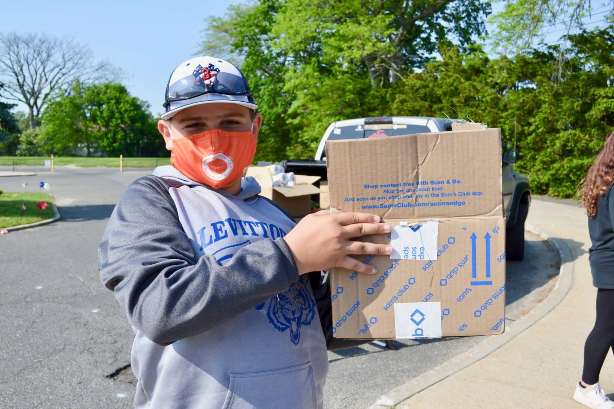 Summit Lane students combat homelessness with drive-through event ...
