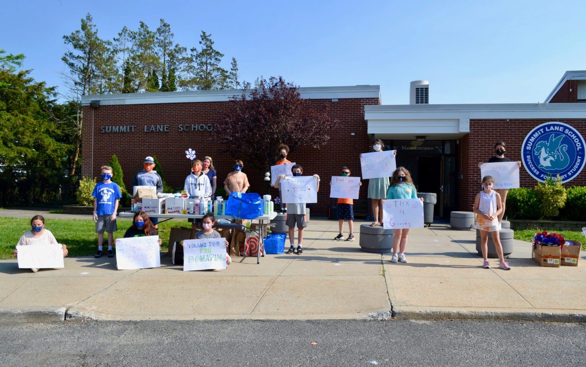 Summit Lane students combat homelessness with drive-through event ...