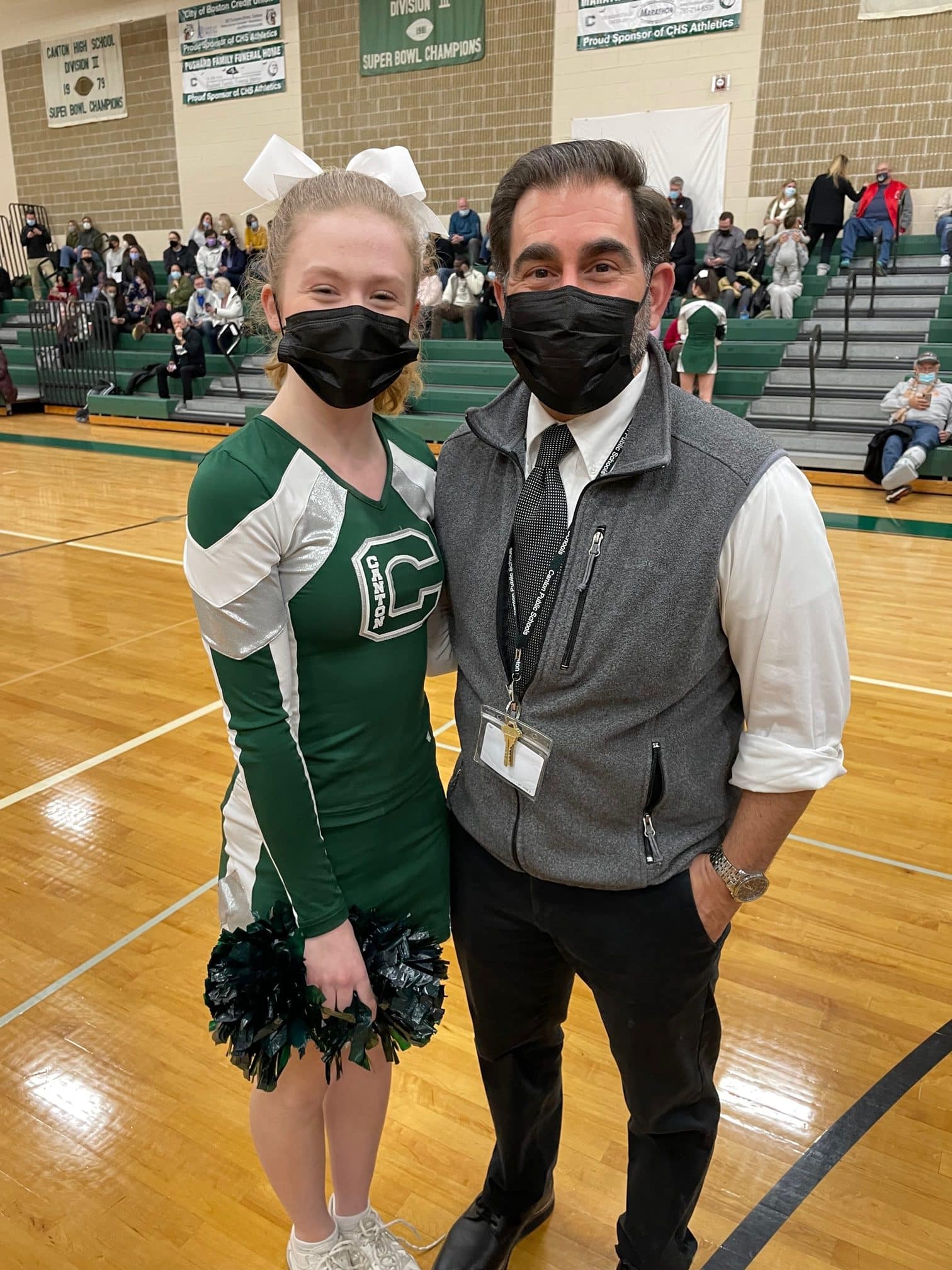 Canton Varsity cheerleading team along with the boys basketball team ...