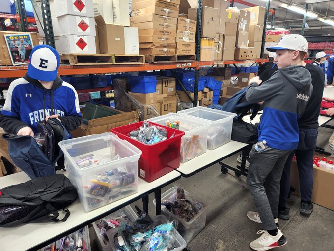 Frontier 8th Grade Modified Baseball volunteered Teachers Desk | Team ...