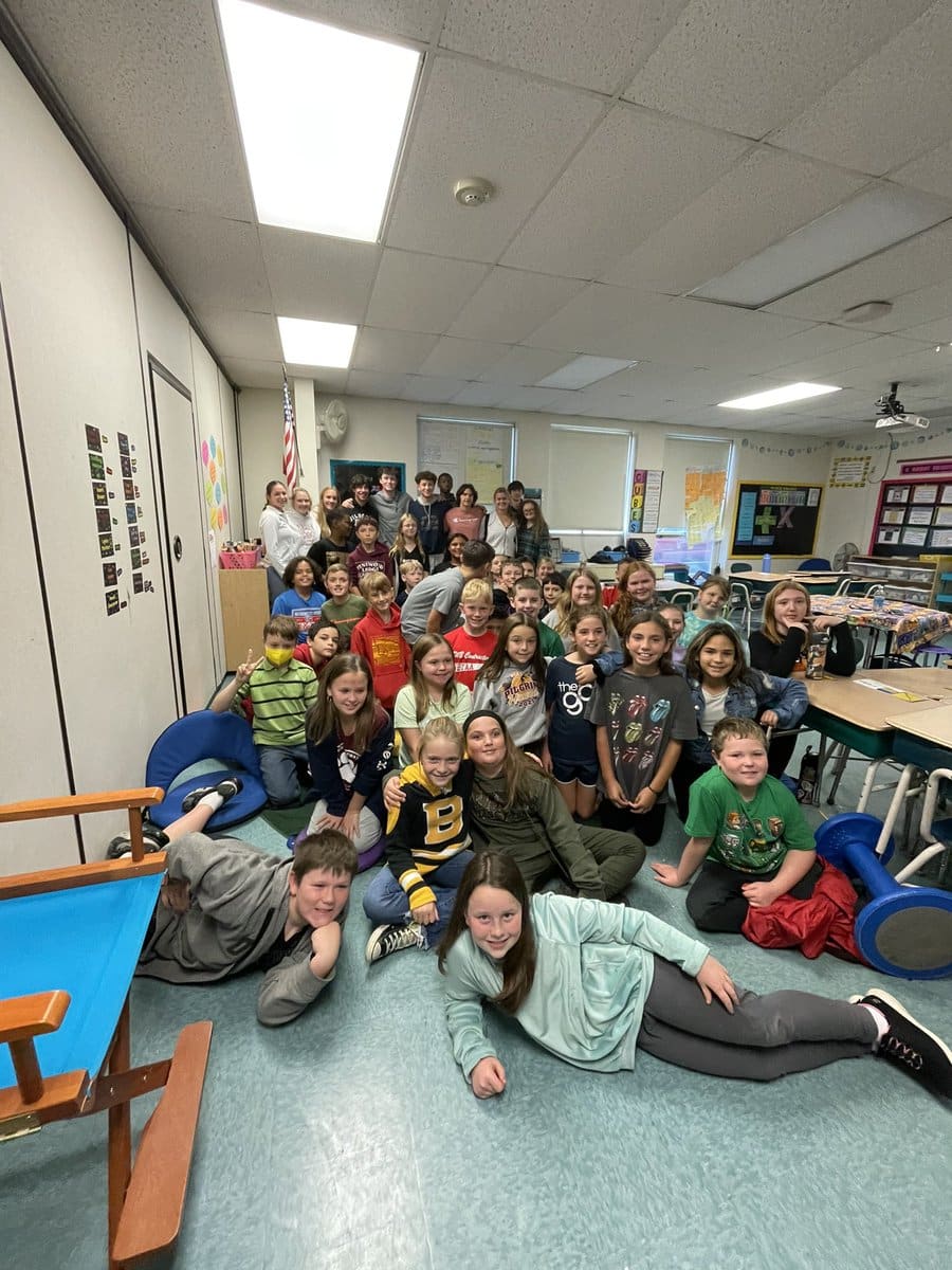 WB Captains read to students at Howard Elementary School | Team Up 4 ...