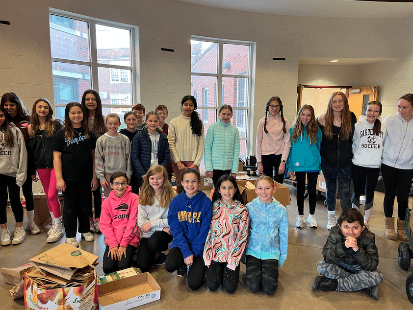 Garden City middle schoolers are hungry for donations | Team Up 4 Community