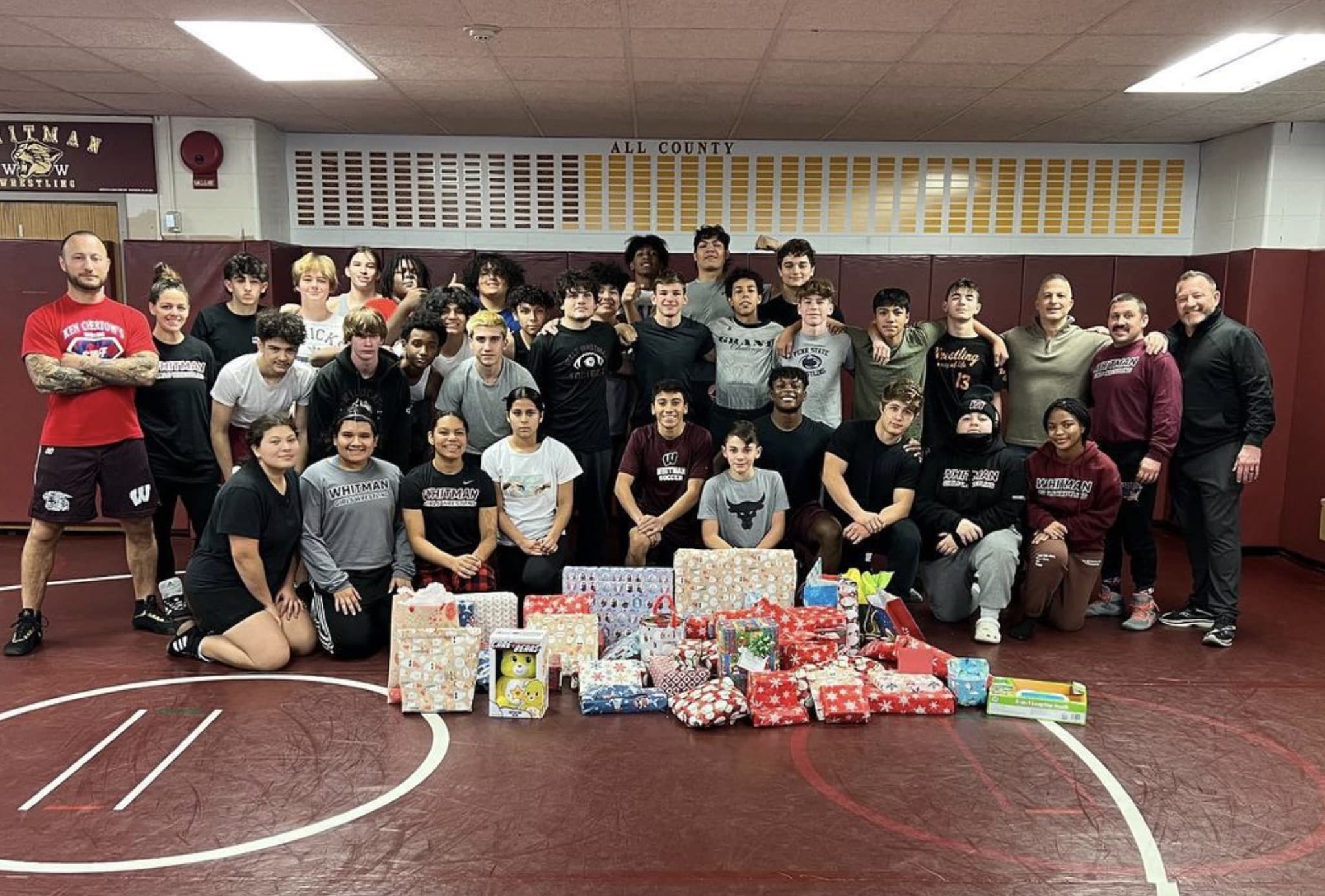 WWHS Wrestling Team Donates Toys Angela's House, | Team Up 4 Community